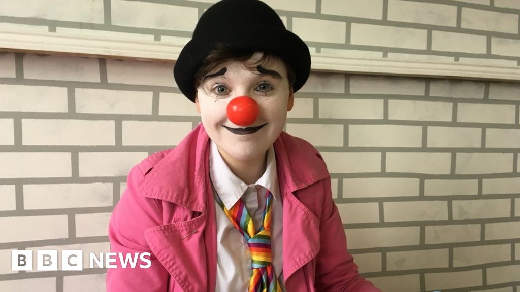 Making a career out of clowning around - BBC News