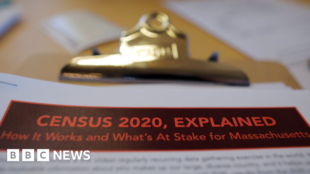 Trump defends census citizenship question