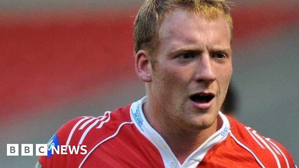 Ex-rugby league player Sean Gleeson 'provoked' attack - BBC News