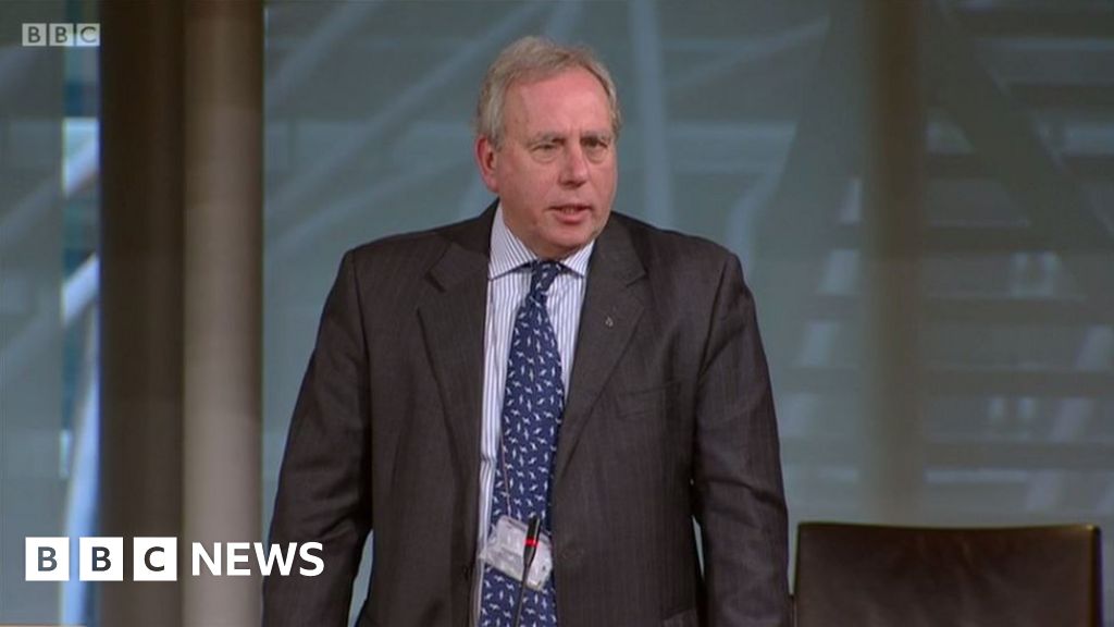 Dennis Robertson clarifies 'no North Sea crisis' remarks - BBC News