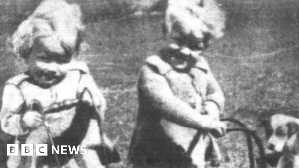 Missing Coleby twins remembered 75 years after deaths - BBC News