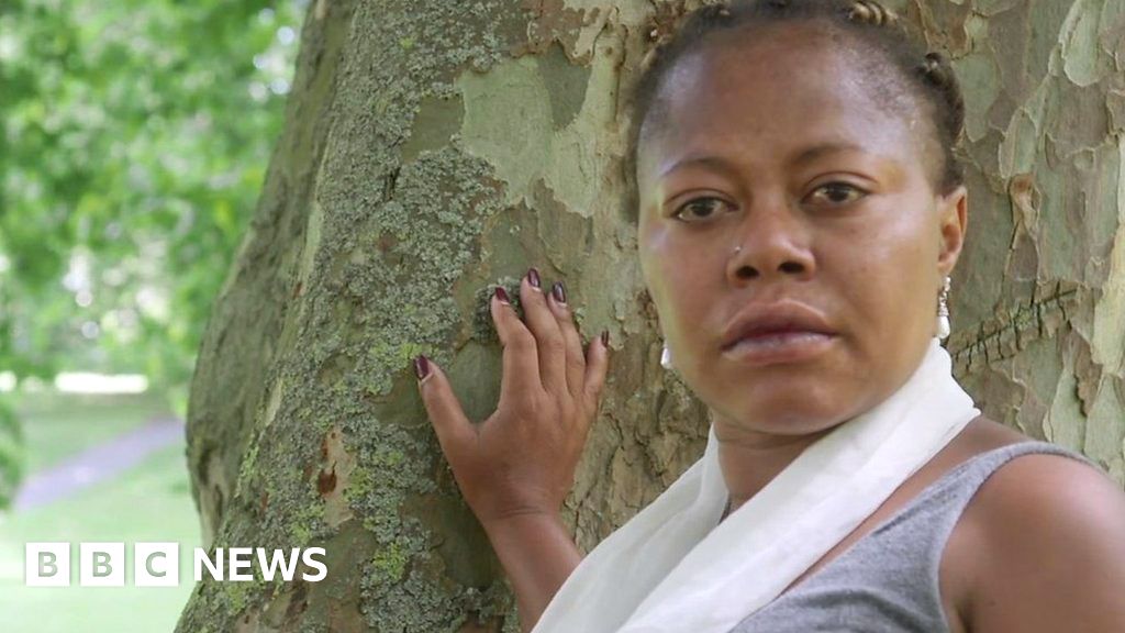 'I had a stillbirth when I was homeless and almost died' - BBC News