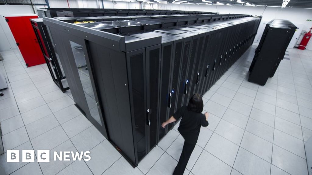 Iomart attempts to reassure investors - BBC News