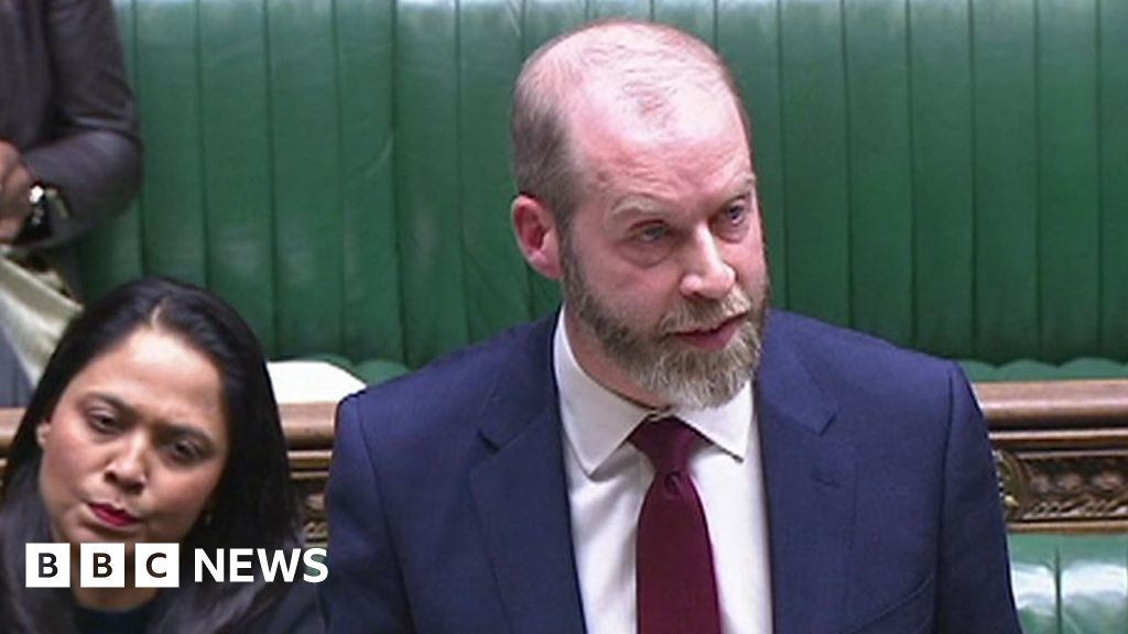 Post Office 'secrecy must end' says Labour - BBC News