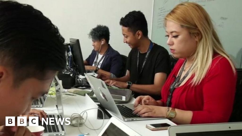 How the economy affects Philippine women - BBC News