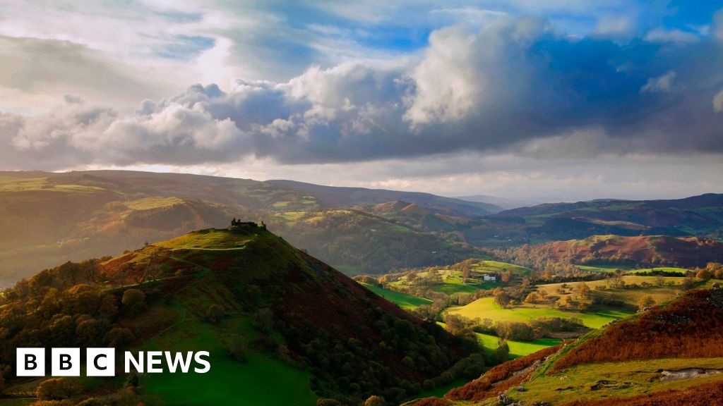 Welsh beauty spots get £5.5m lottery cash - BBC News