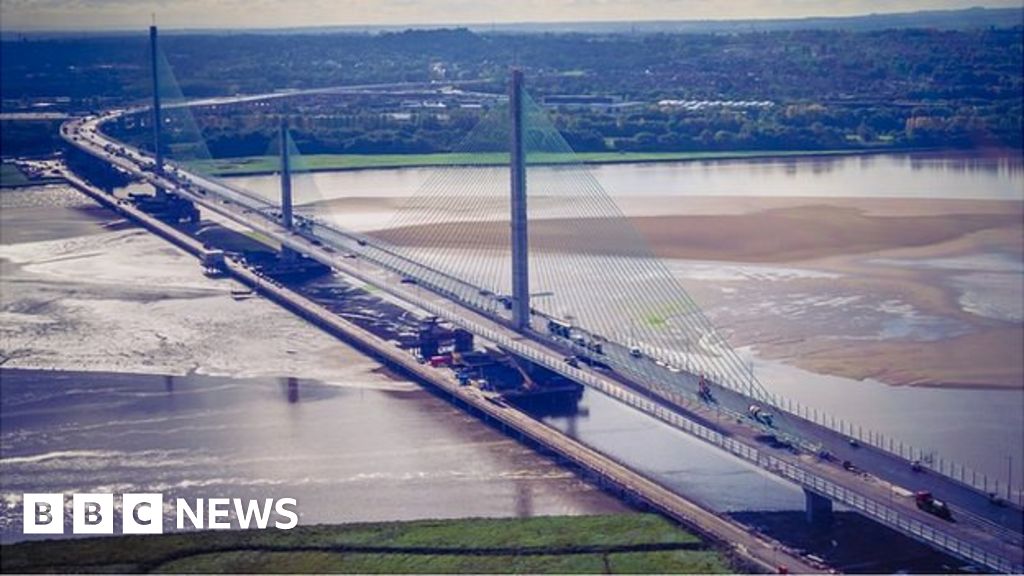 Mersey Gateway Bridge tolls will not be repaid, council says - BBC News
