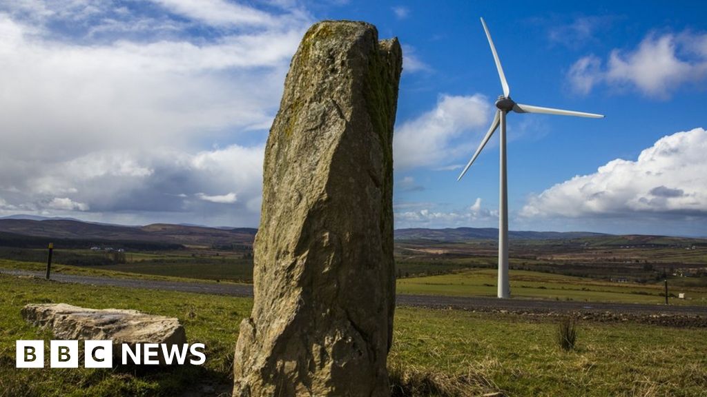 Monnaboy wind farm: £16.8m project opens in County Londonderry - BBC News