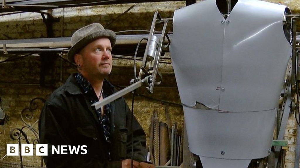 Work begins on Eric robot resurrection - BBC News