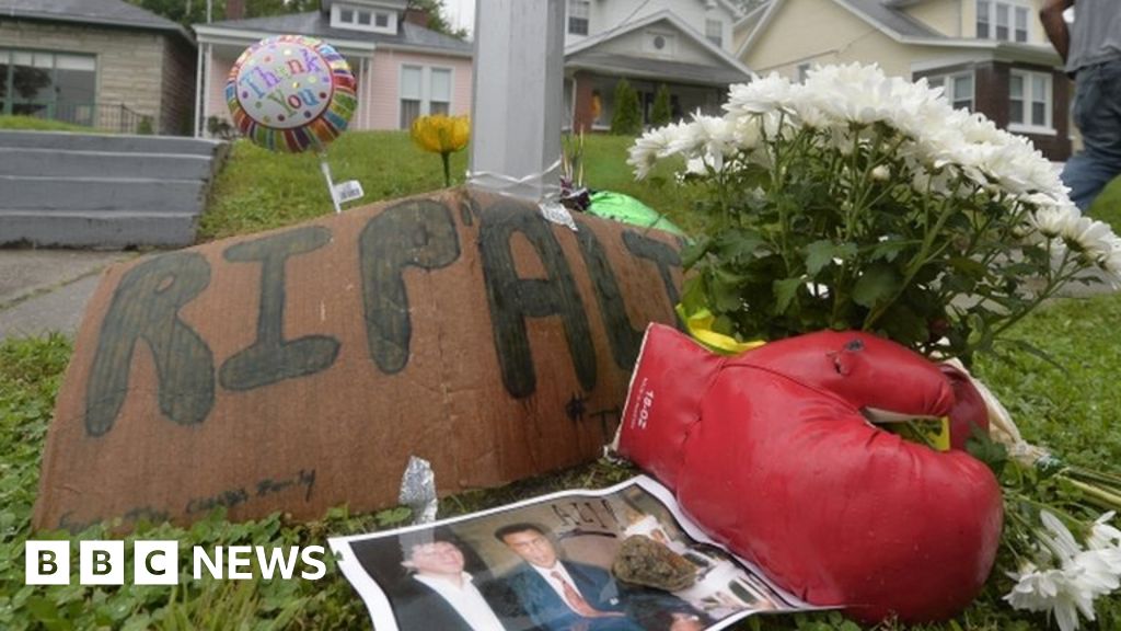 Muhammad Ali: Septic shock caused boxing legend's death - BBC News