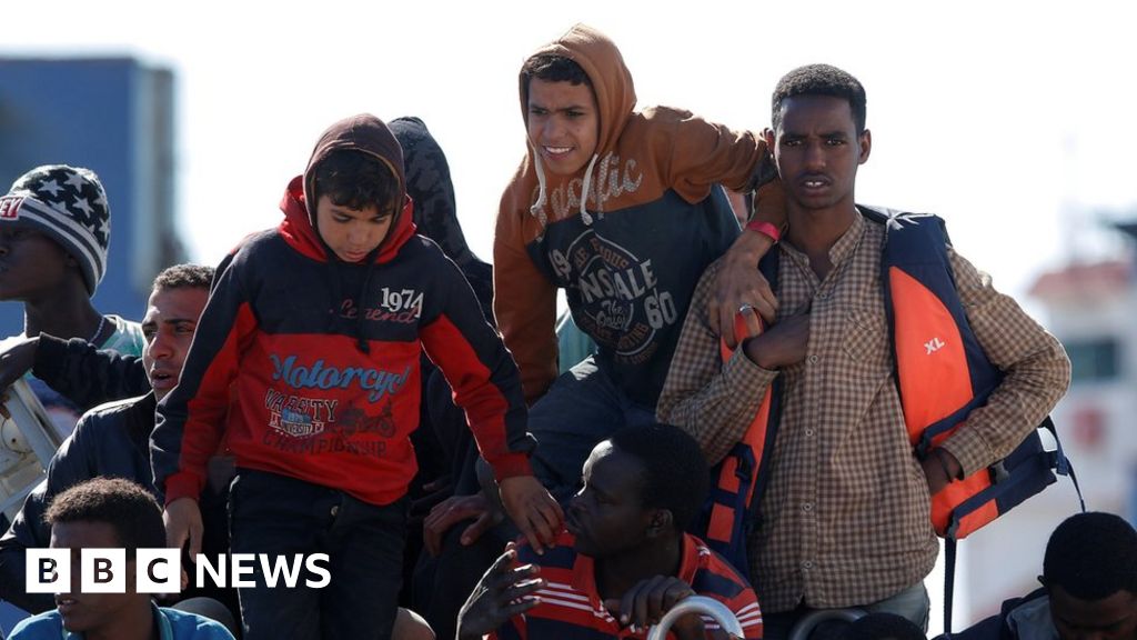 Would a new UN Convention help refugees? - BBC News