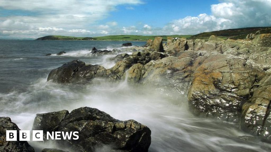 Lifeboat crews save stricken boat at Luce Bay - BBC News