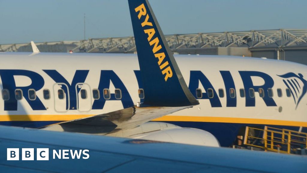 Ryanair pilots to strike for a fourth day - BBC News