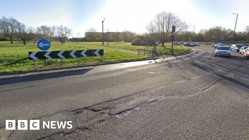 Drivers warned of closures at major Nuneaton roundabout - BBC News