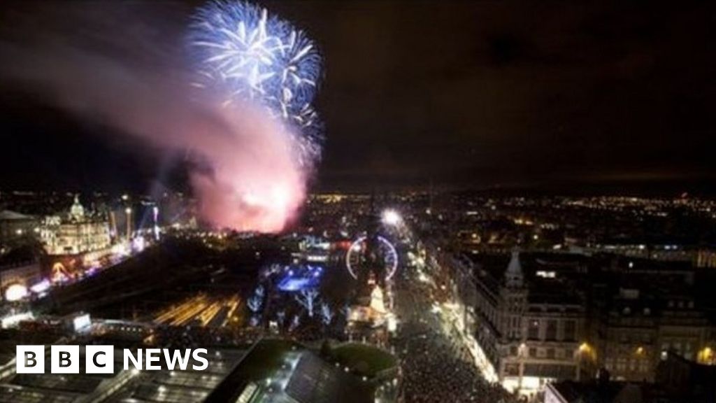 Edinburgh's Hogmanay street party tickets to go on sale - BBC News