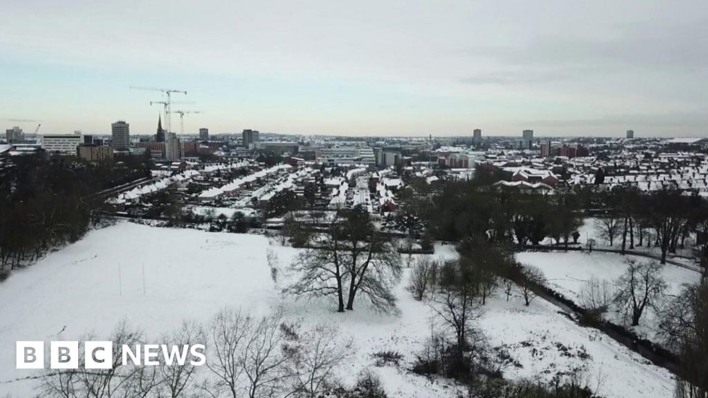 Drone footage captures Coventry in the snow - BBC News