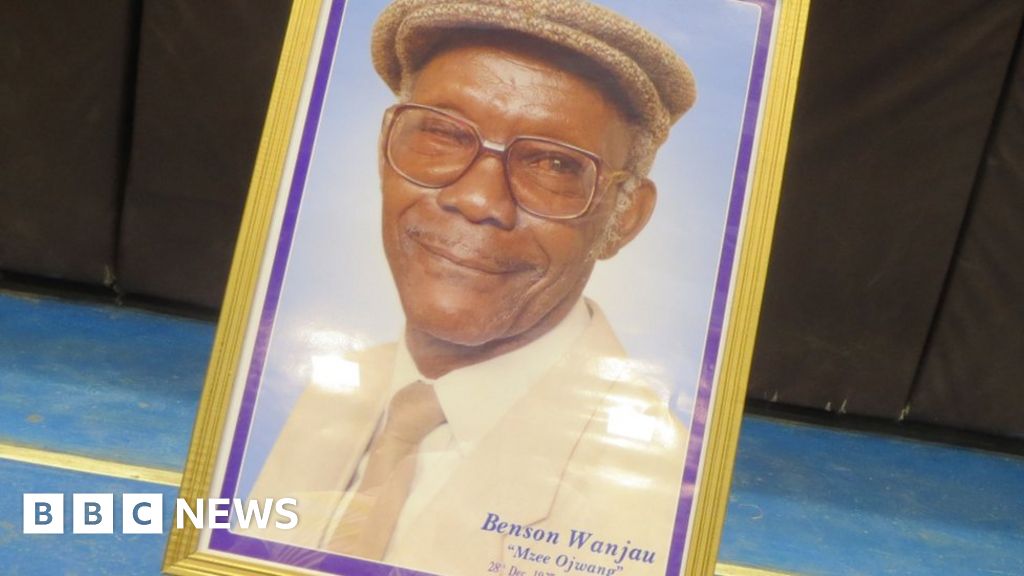 'Mzee Ojwang' funeral: Kenyans mourn father of family comedy - BBC News