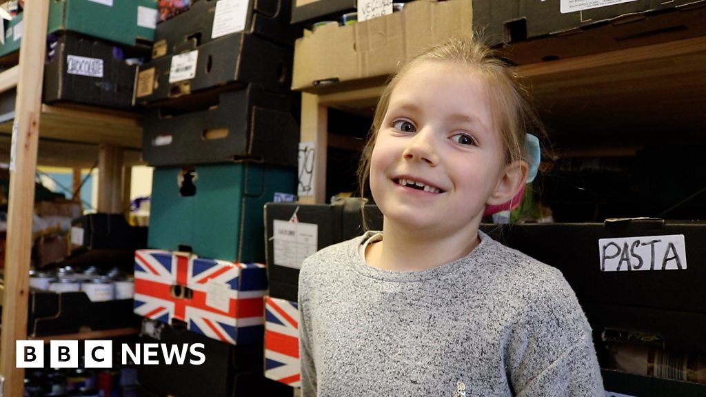 Schoolgirl's 10 lots of 10 tasks for homeless people - BBC News