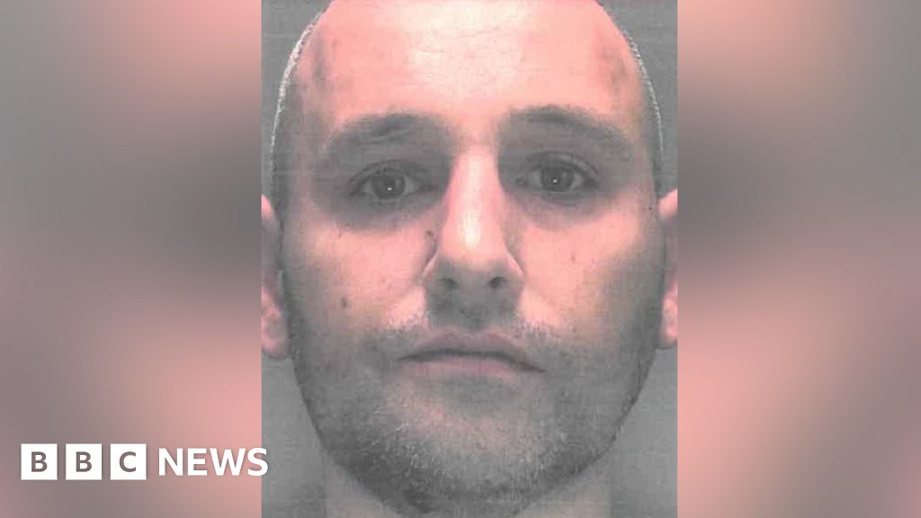 Darren Birks death: Man denies street attack murder - BBC News
