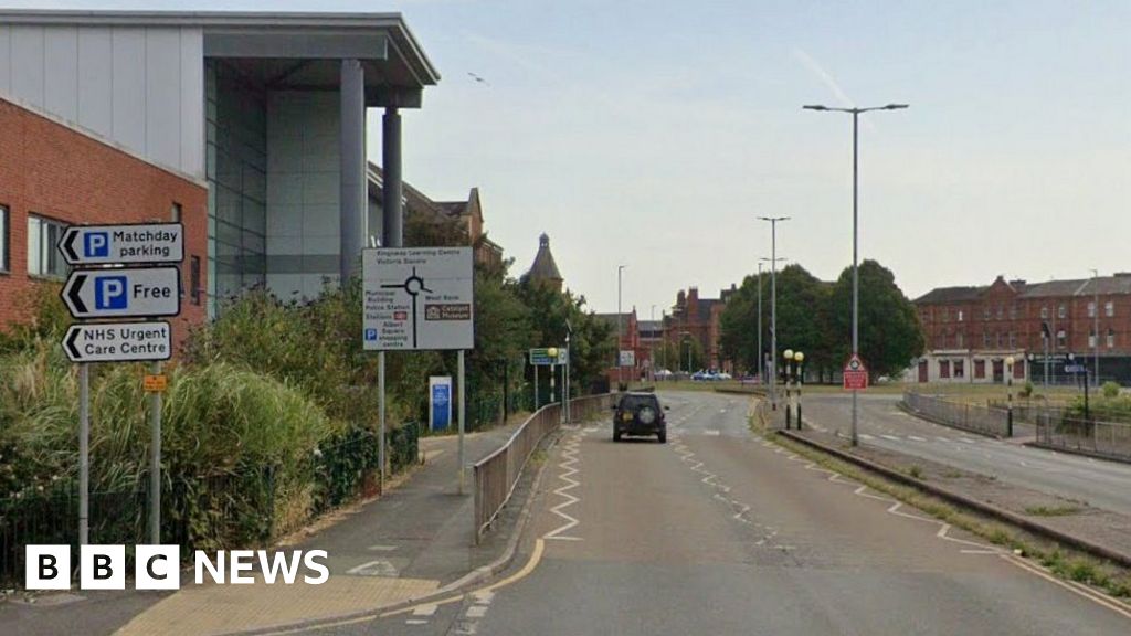 Widnes crash: Motorcyclist seriously injured - BBC News