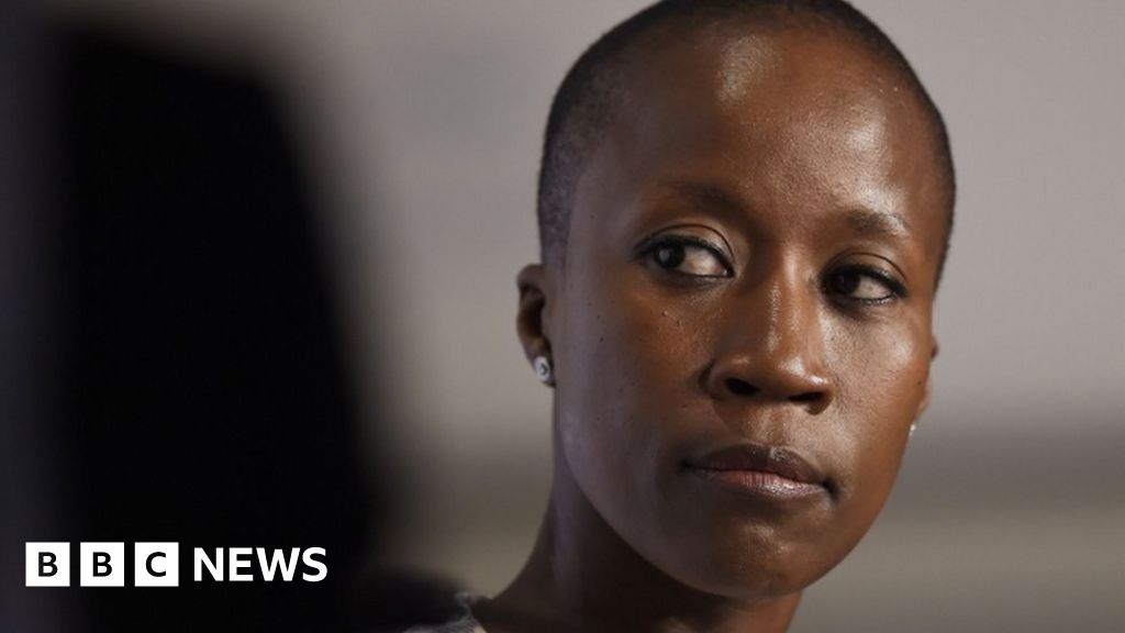 Rokia Traoré: Paris court releases Mali singer but backs extradition ...