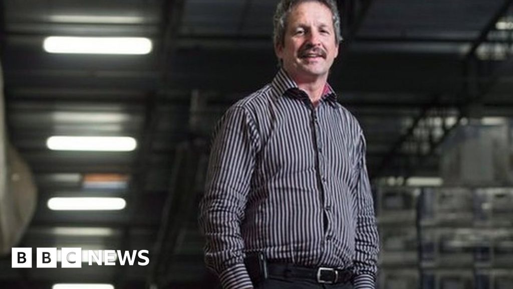 The Canadian businessman who sponsored 200 refugees - BBC News