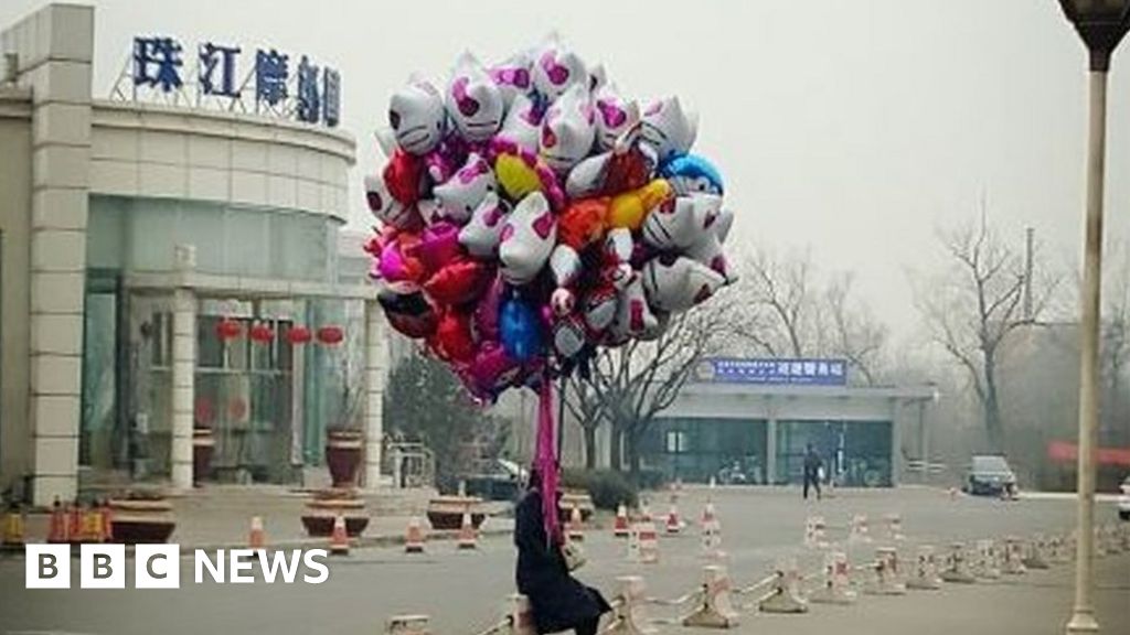 China shares its loneliness - BBC News