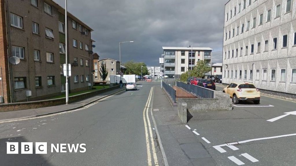 Man and two teenagers arrested after Ayr street attack - BBC News