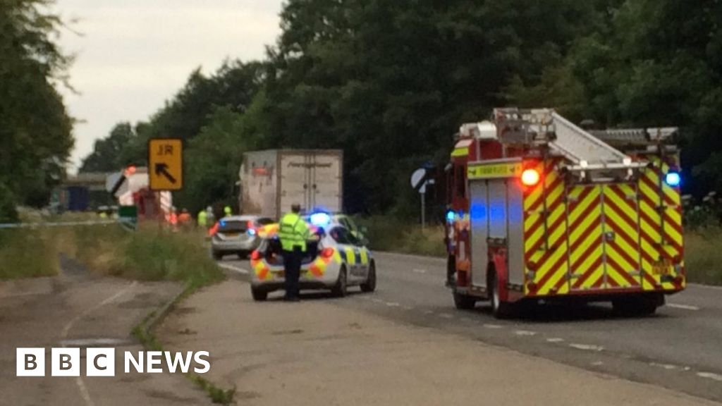 Man dies after crash with lorry on A40 - BBC News