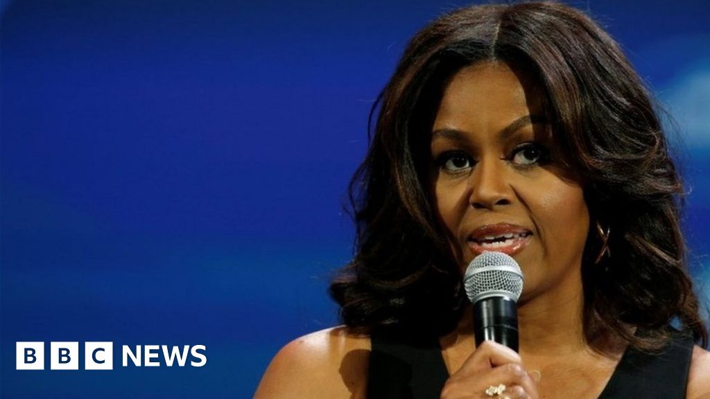 First Lady Michelle Obama joins Snapchat - BBC News