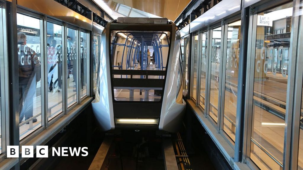 Cost of Luton Airport Dart fares defended - BBC News