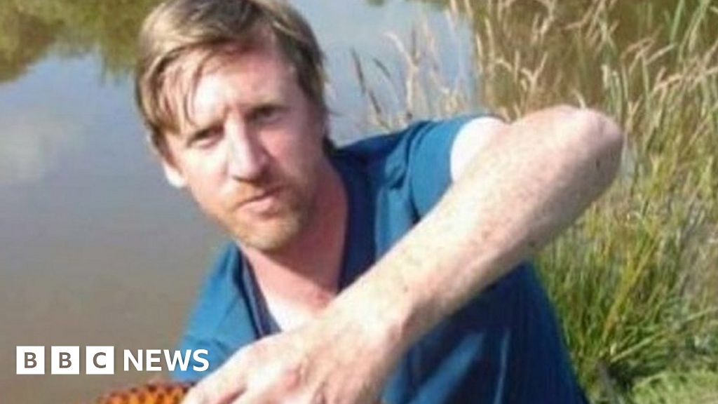 Missing David Cauldwell: Body found in Torquay - BBC News