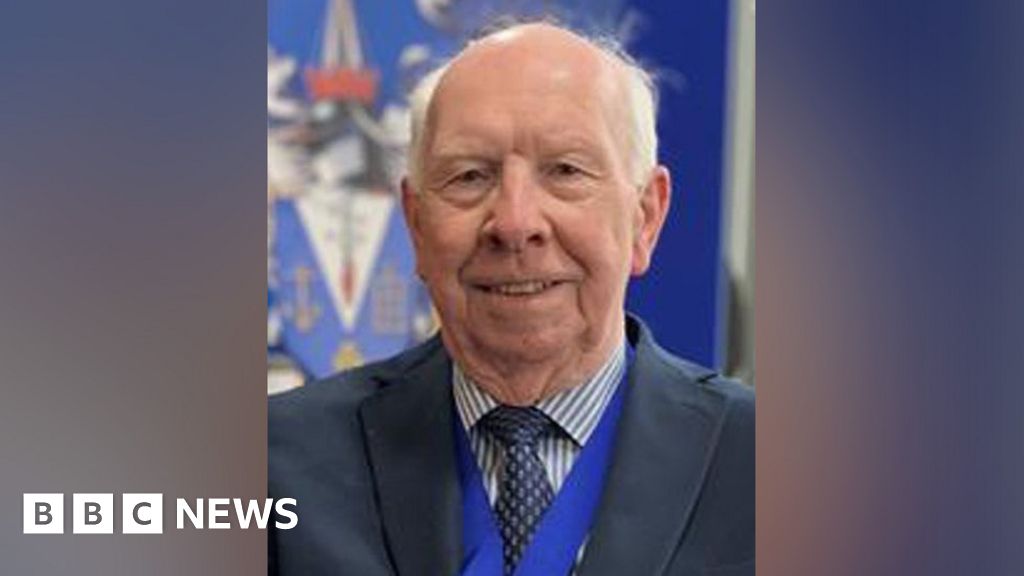 Southend councillor Derek Jarvis to stand down after cancer diagnosis