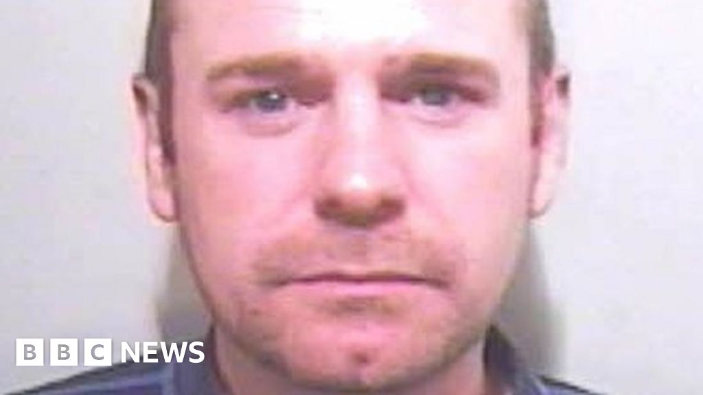 'Predatory' child sex abuser Benjamin Mercer jailed - BBC News