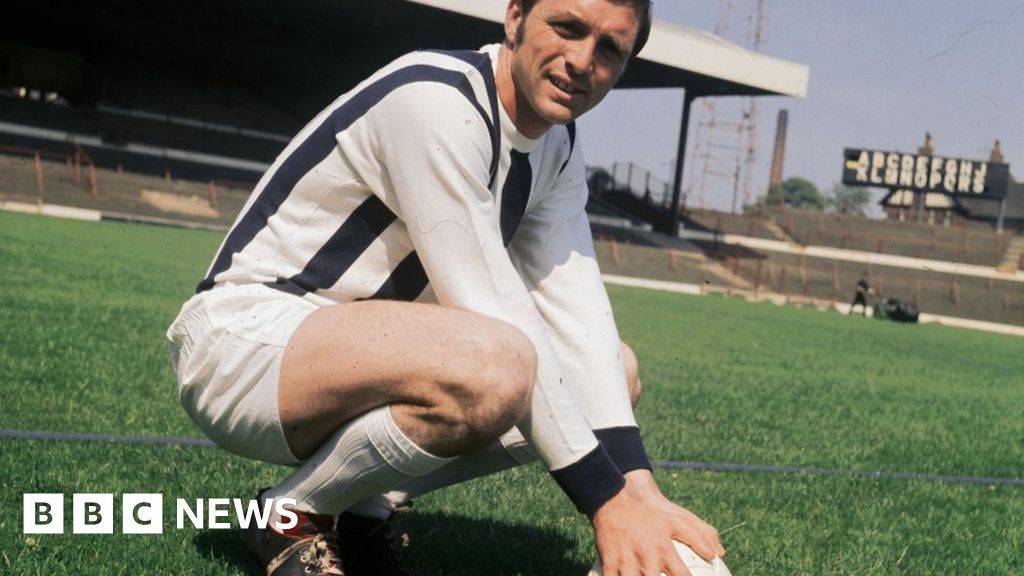 Jeff Astle play an 'incredible honour', say family - BBC News