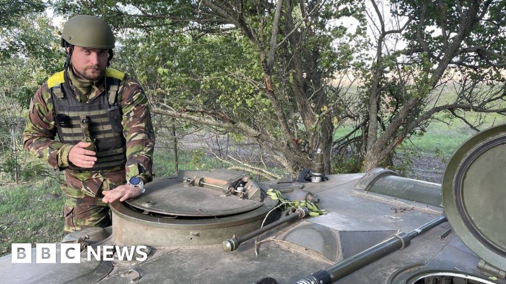 Ukrainians told to be ready to fight for Russia - BBC News