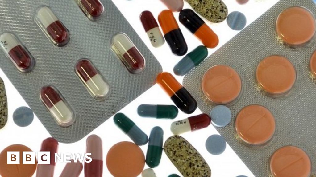 Why do people ignore doctors' advice? - BBC News