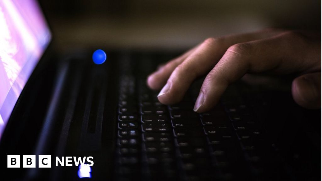 Police acted 'unlawfully' in data case, says tribunal - BBC News