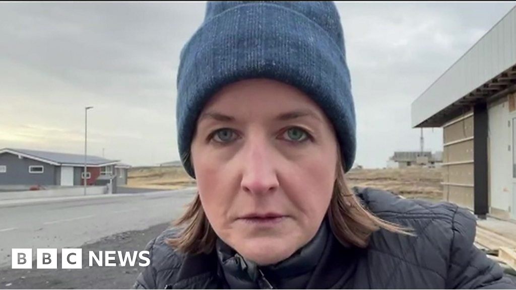 BBC evacuated from Icelandic volcano town - BBC News