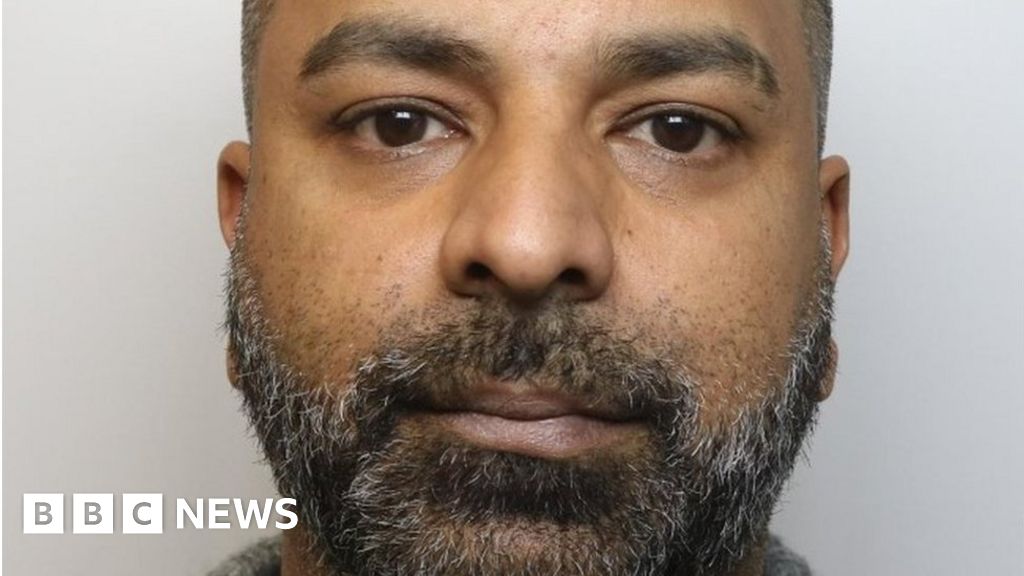 Swindon man pleads guilty to £200k romance fraud - BBC News