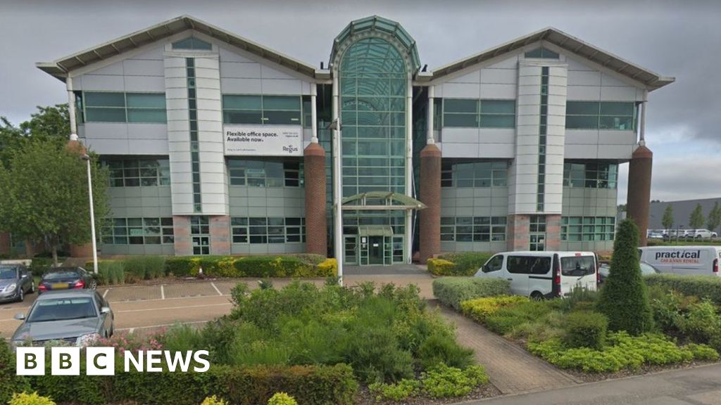 Thames Valley Police to leave 'deteriorating' station - BBC News