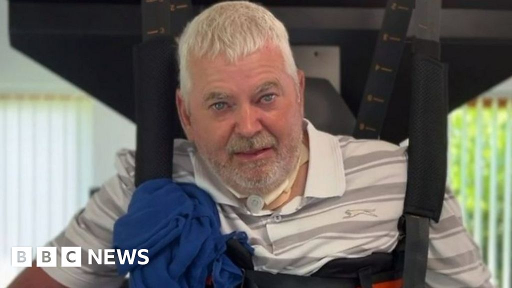 Billingham clinic unveils robotic walking machine - BBC News