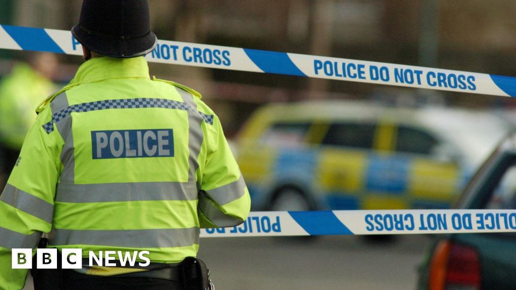 Mark Simpson named as victim in Doncaster murder inquiry - BBC News