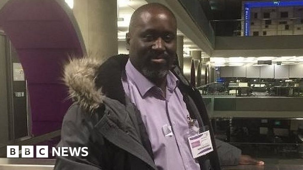 'Desperate' Manchester dad tells of ordeal living in car - BBC News