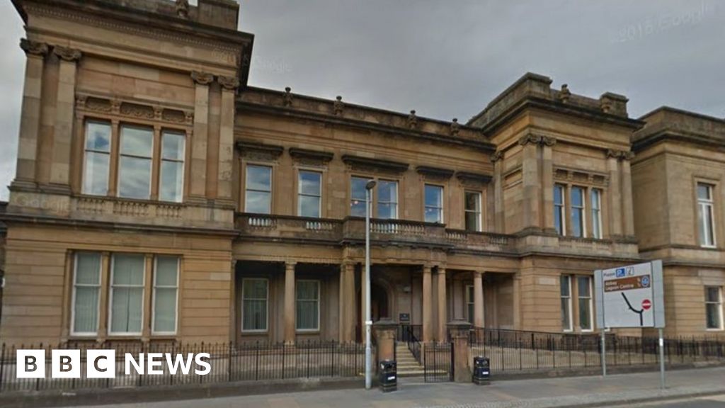 Men jailed for Hamilton hammer attack raid - BBC News