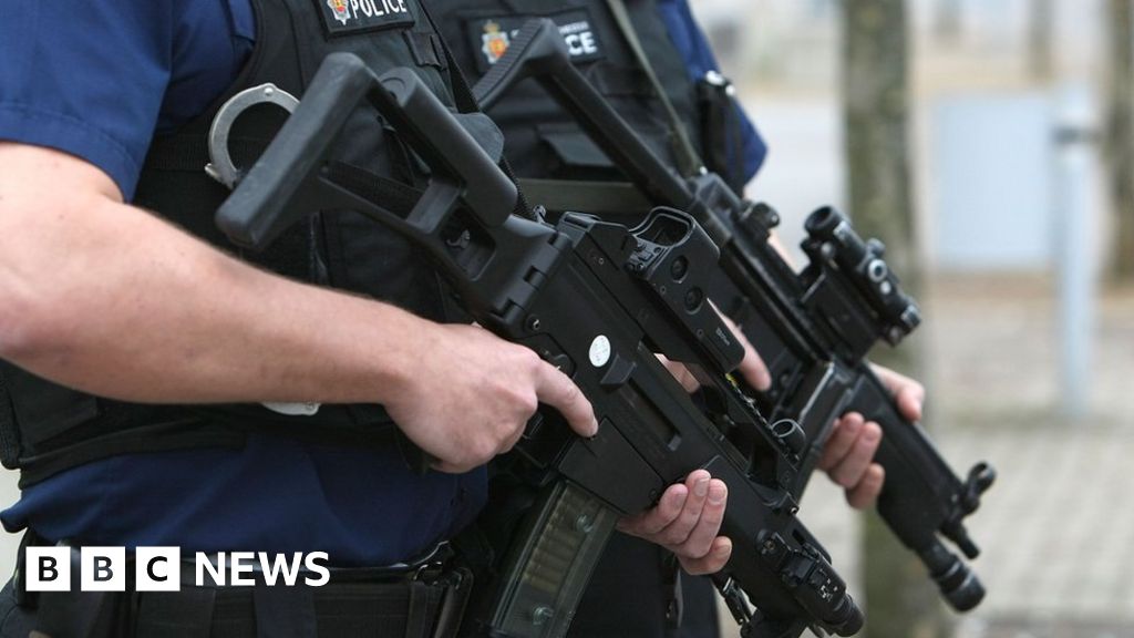 Man arrested over Bolton shooting - BBC News