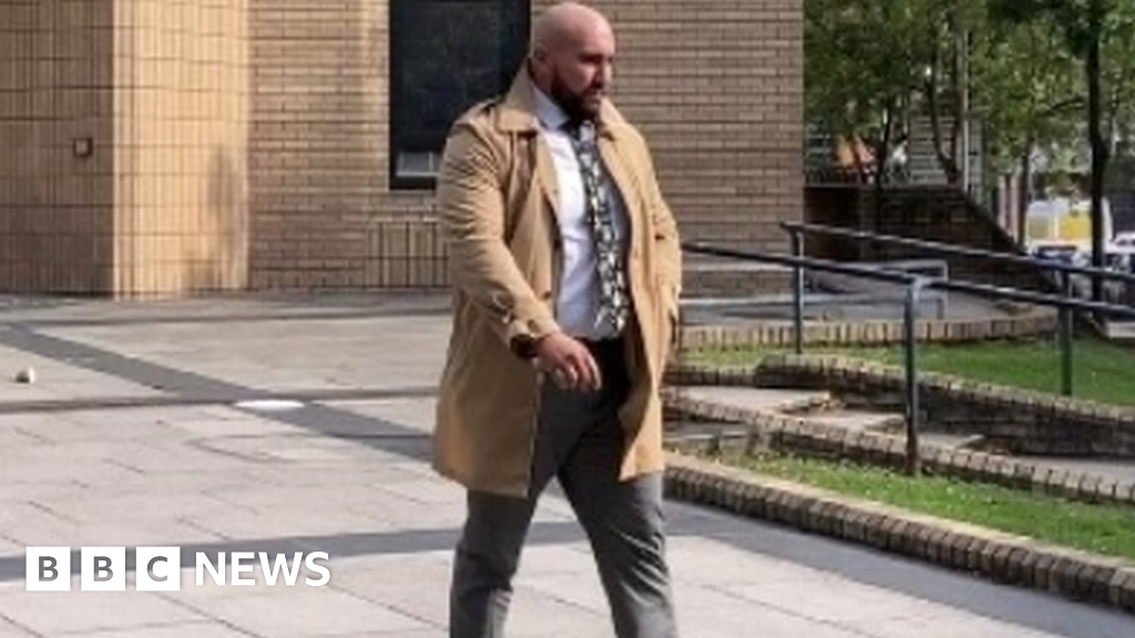 PC Rowan Knight cleared of assaulting suspect in Cardiff - BBC News