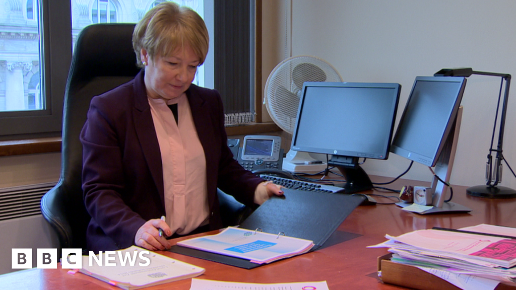 Local government commissioner would welcome wider powers - BBC News