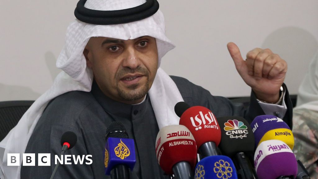 Kuwaitis face cuts in lavish benefits as oil prices drop - BBC News