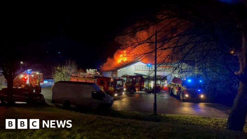 Teenagers arrested over Aberdare explosion and fire